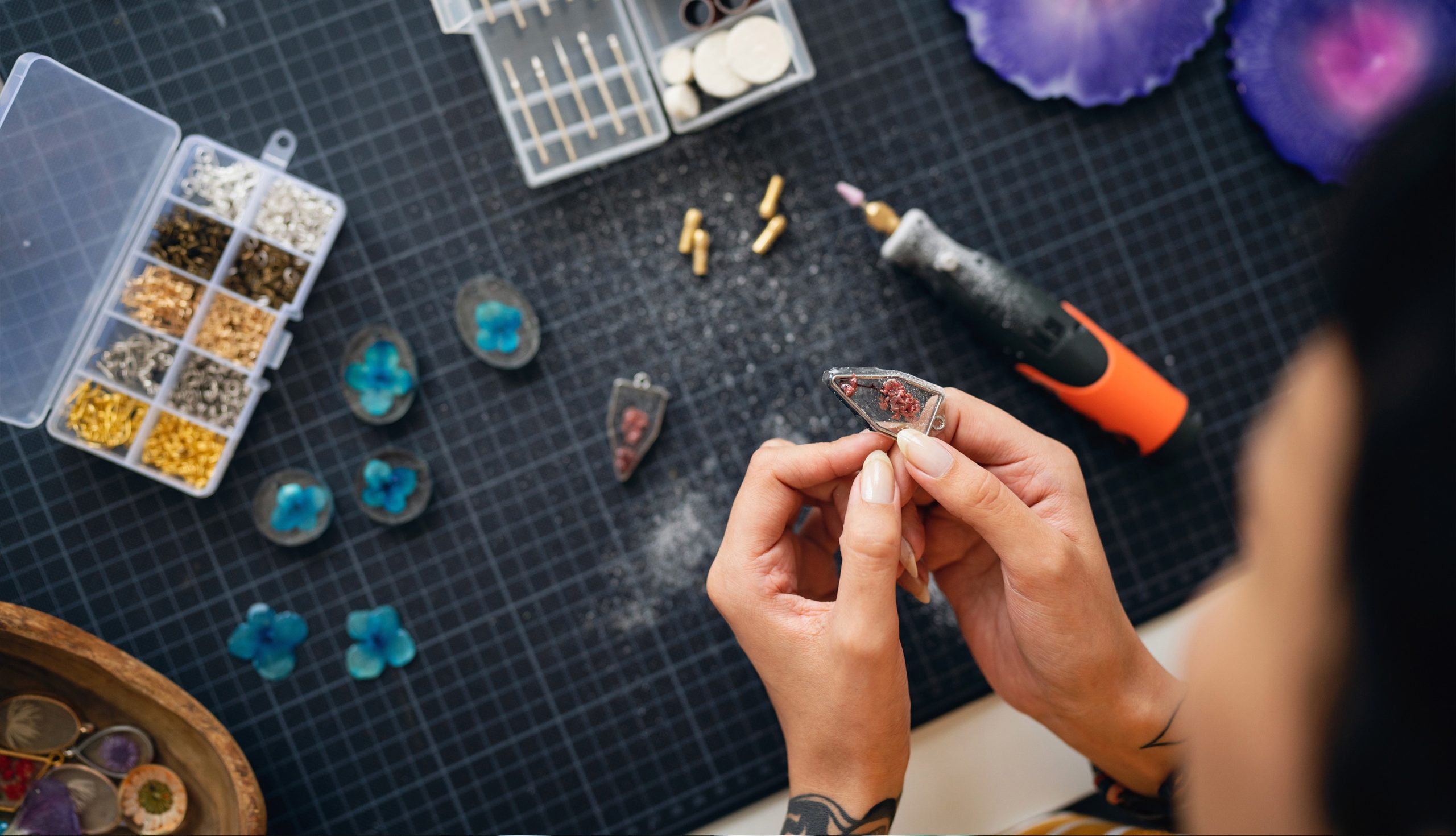 Resin Jewellery Workshop